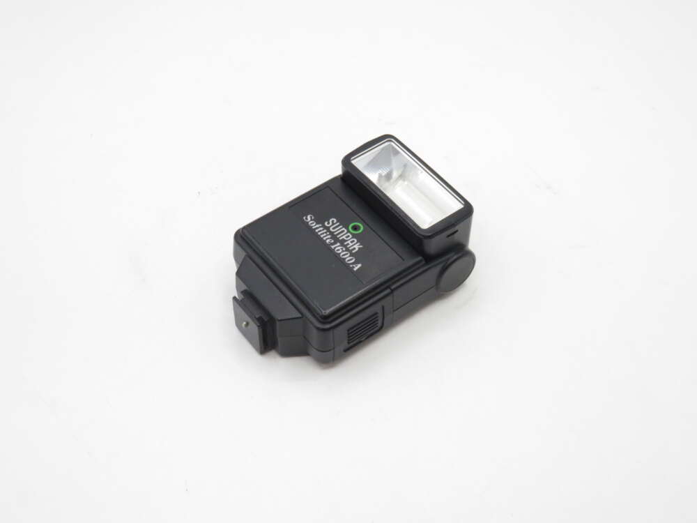 Sunpak Softlite 1600A Flash sn 24401112 - PhotoCo Camera