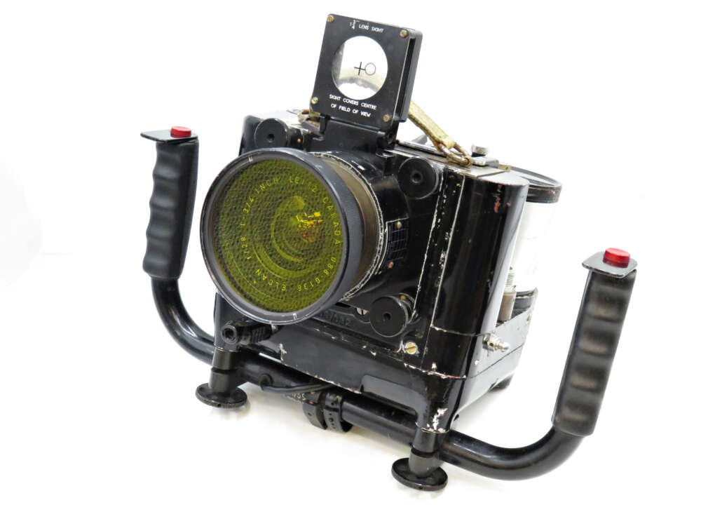 Vinten Reconnaissance Camera Hand Held + Elcan 1-3/4 F2.8 Elcan ...